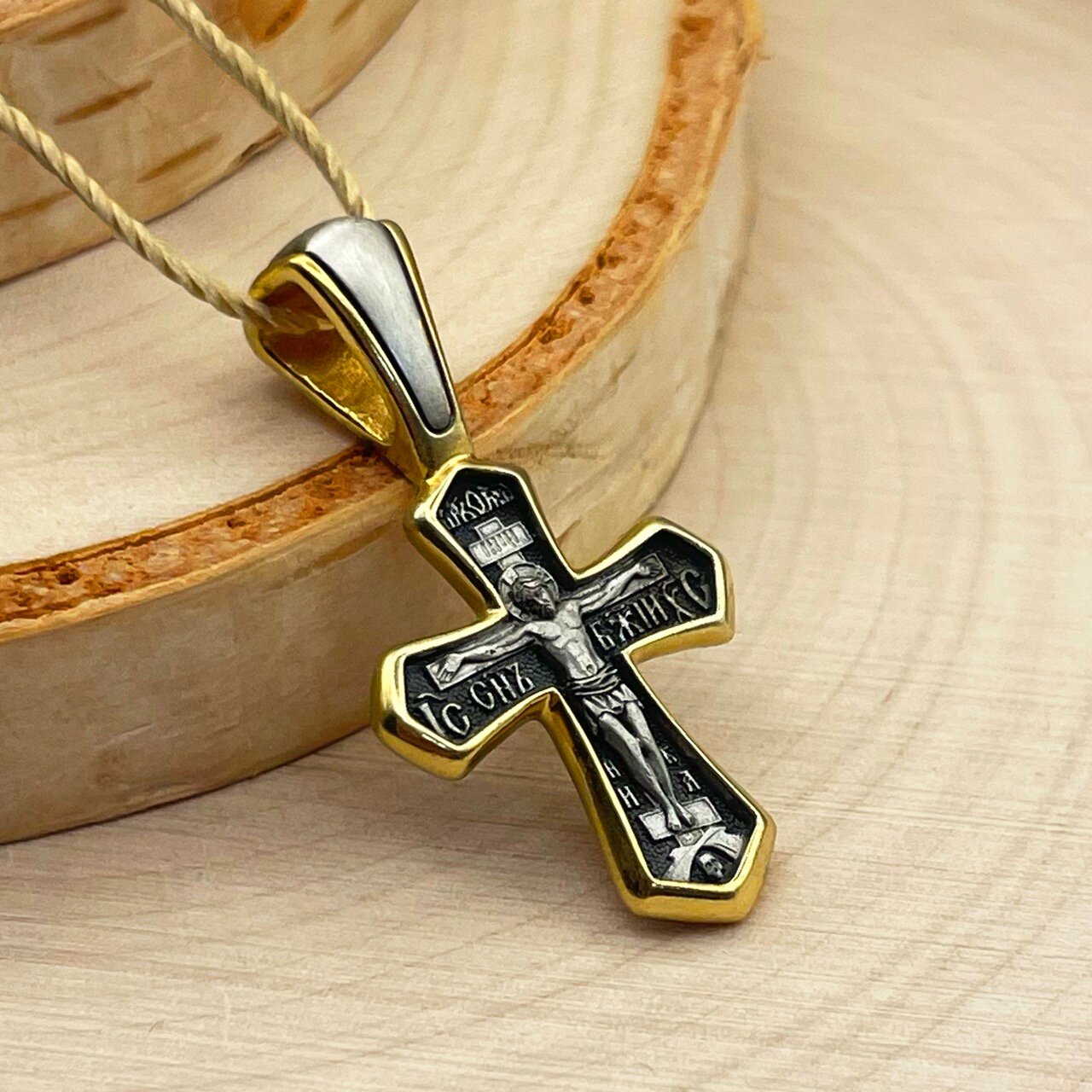 Крестик, серебро, 925 проба, оксидирование, золочение, чернение