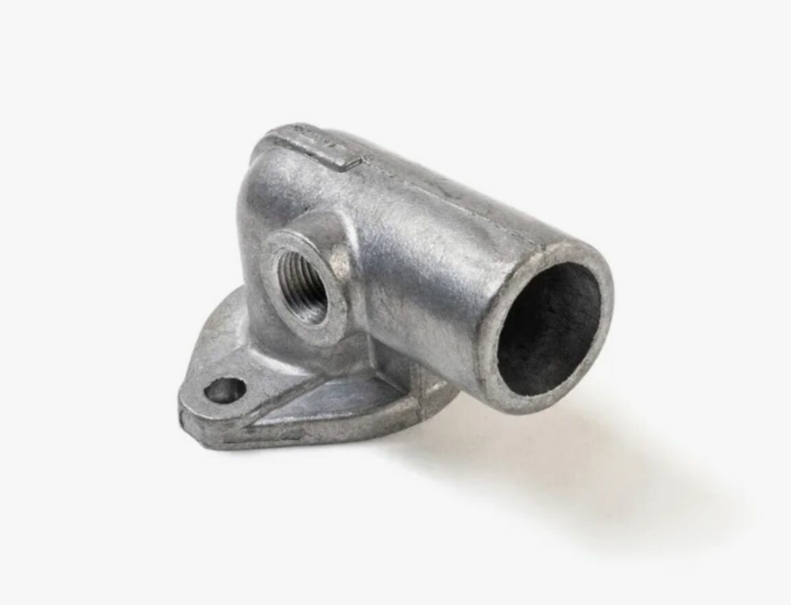 Патрубок головки цилиндров пускового двигателя ПД-10, Д-243, МТЗ-80