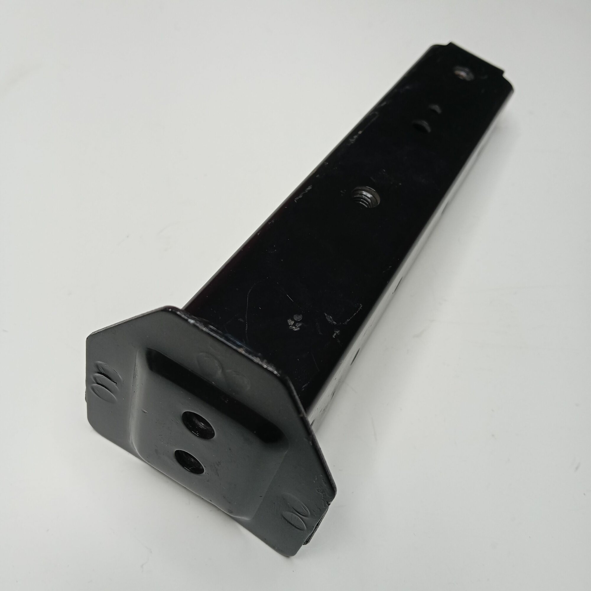 Кронштейн бампера переднего правый Chery Fora [1.6 16V 5MT седан] A212803703