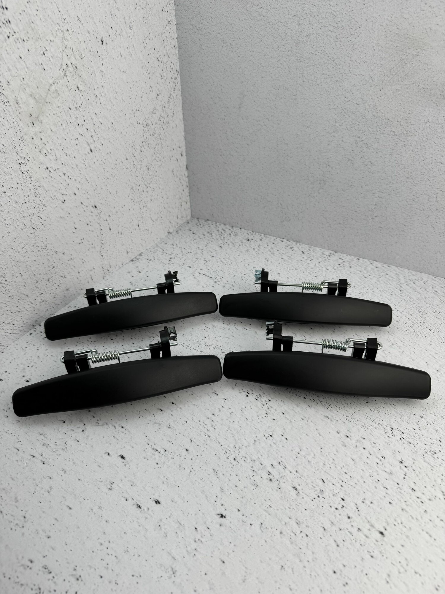 806074969R и 806063343R Ручки двери левые и правые наружные, передние и задние. 4 штуки. Полный комплект на все 4 двери. Для Renault Duster 1, Renault Sandero 1.