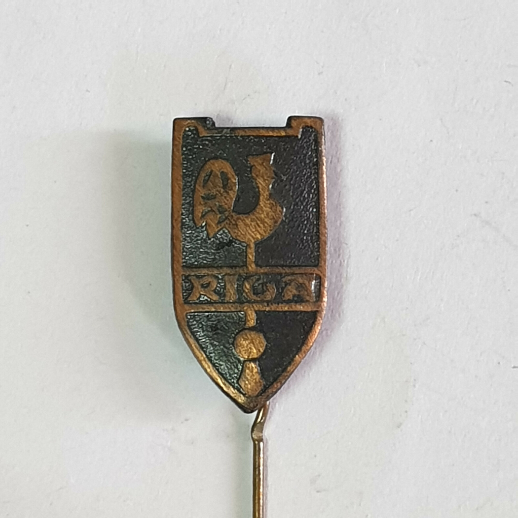 Значок СССР с изображением герба Рига, редкий коллекционный предмет, советский и винтажный.