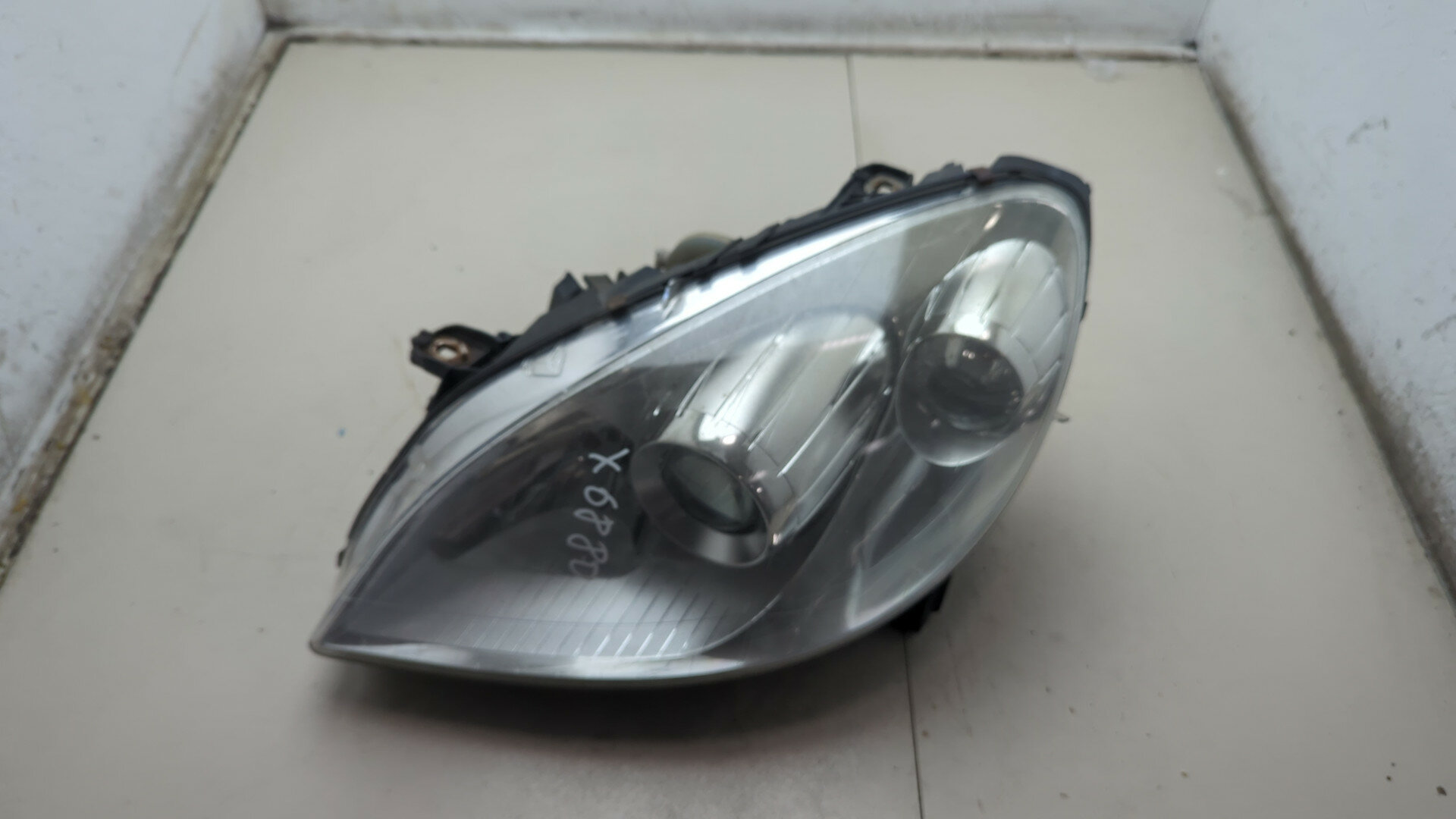 Фара (передняя) левая Mercedes B W245 Б/У