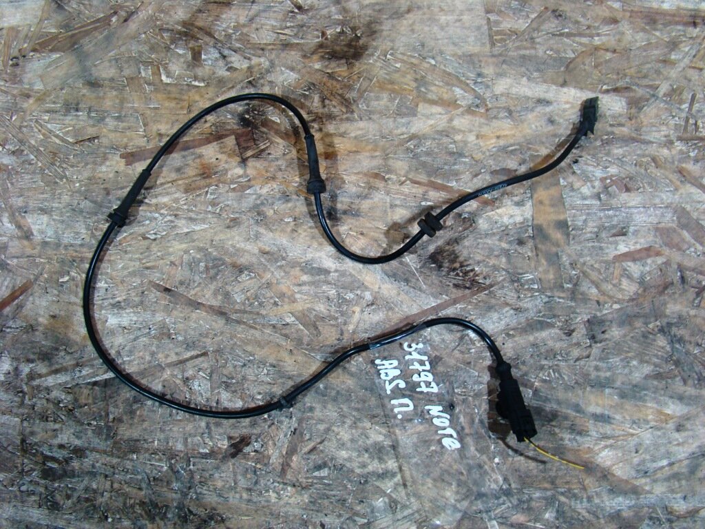 Nissan Note E11 Датчик ABS передний 47910AX610