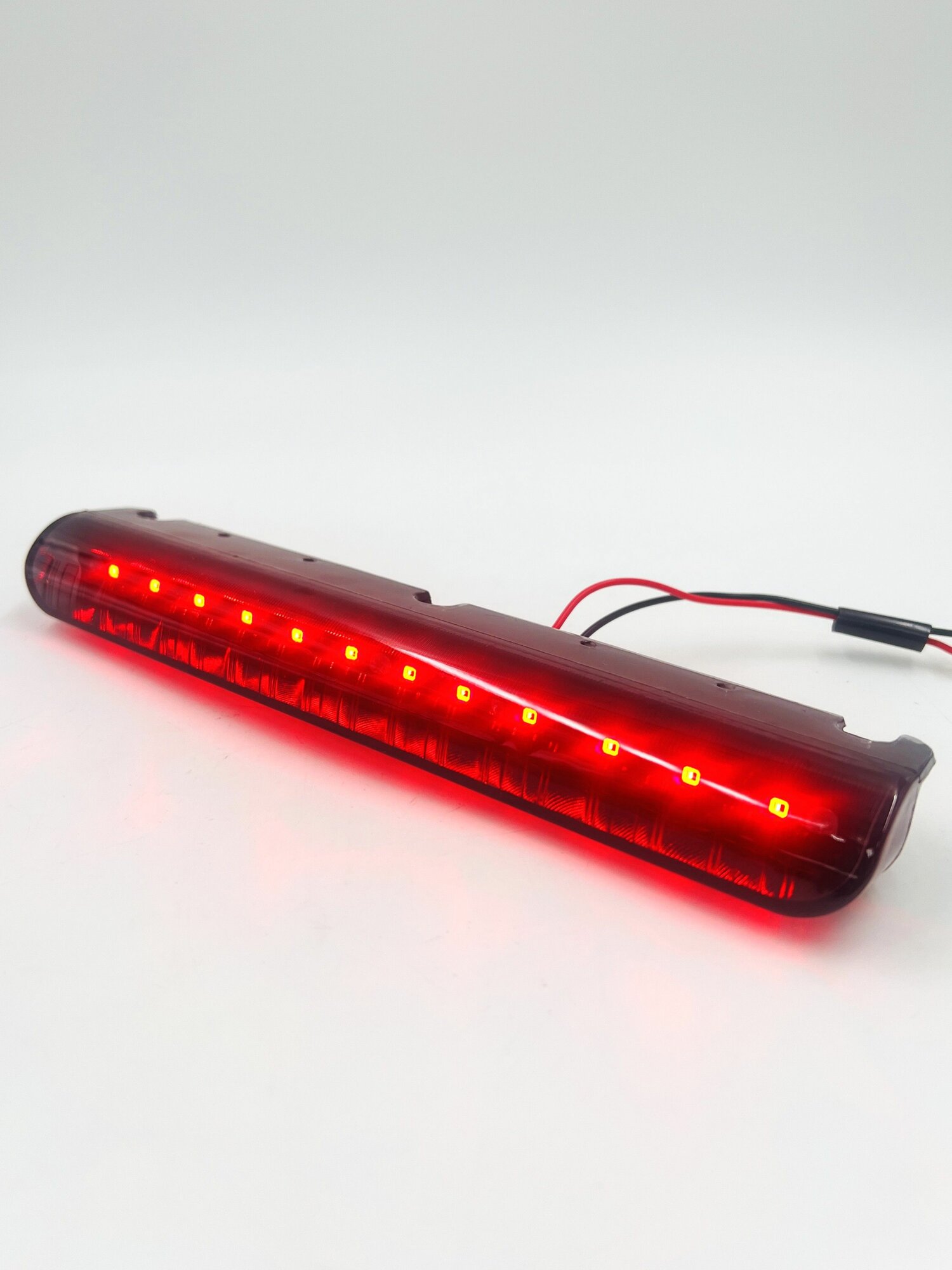 Стоп-сигнал дополнительный диодный тонированный в спойлер подходит для ВАЗ 2110, 2111, 2112, 2113, 2114, 2115