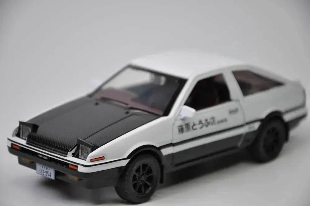 Сборная модель Initial D D01 Takumi Fujiwara AE86 Trueno