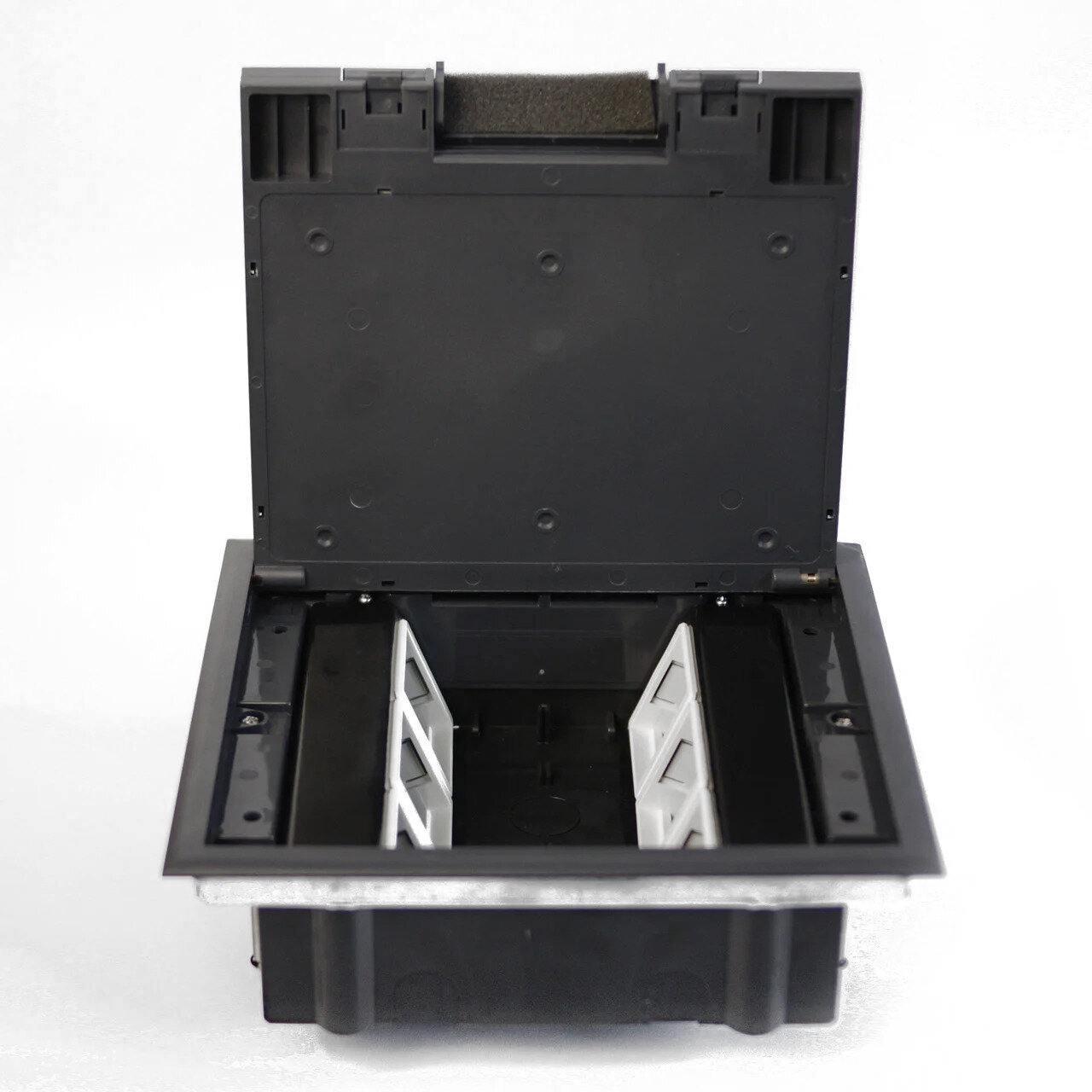 Розетка Shelbi SF-12M-G, встраиваемая, заземление, ударопрочность, серая