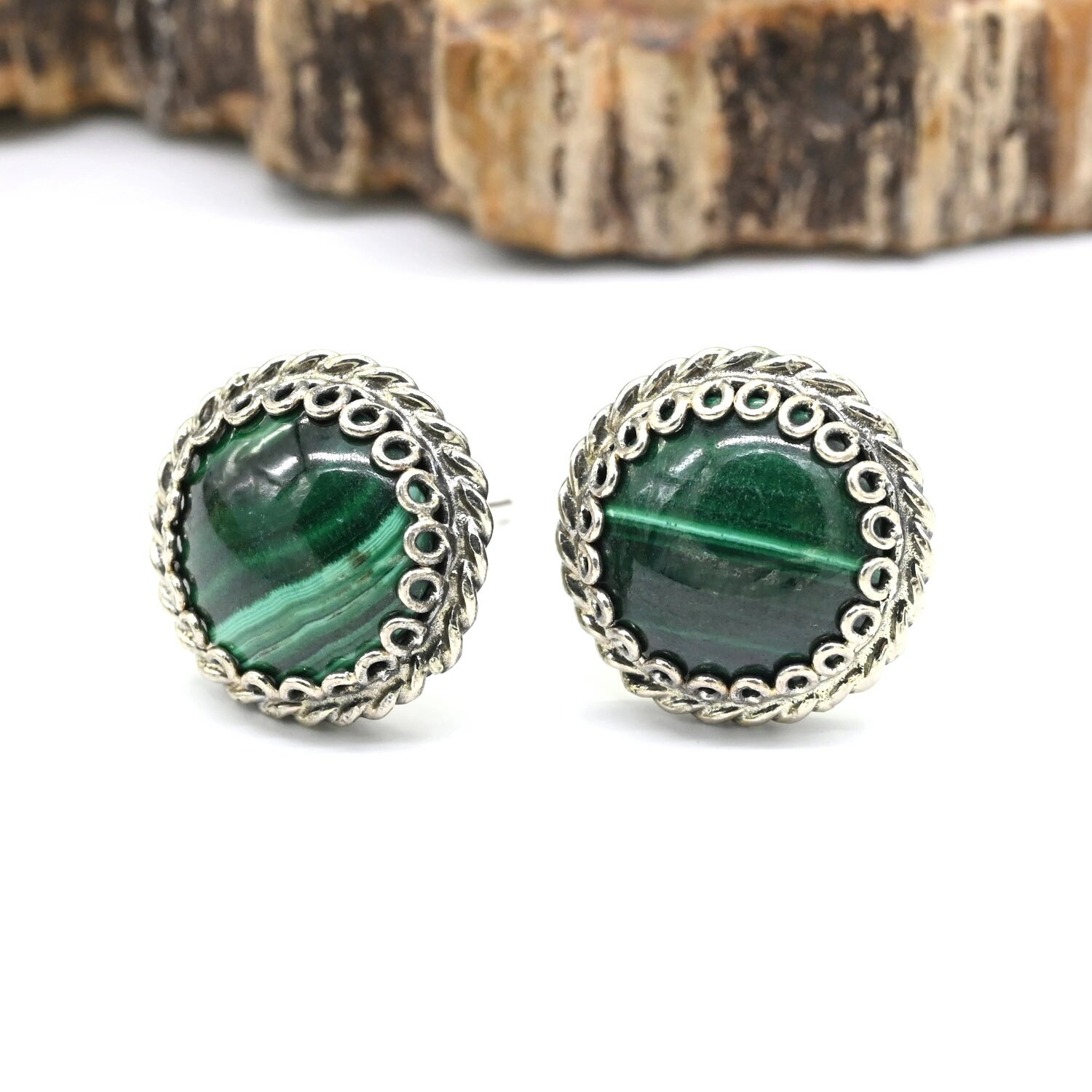 Серьги пусеты, малахит
