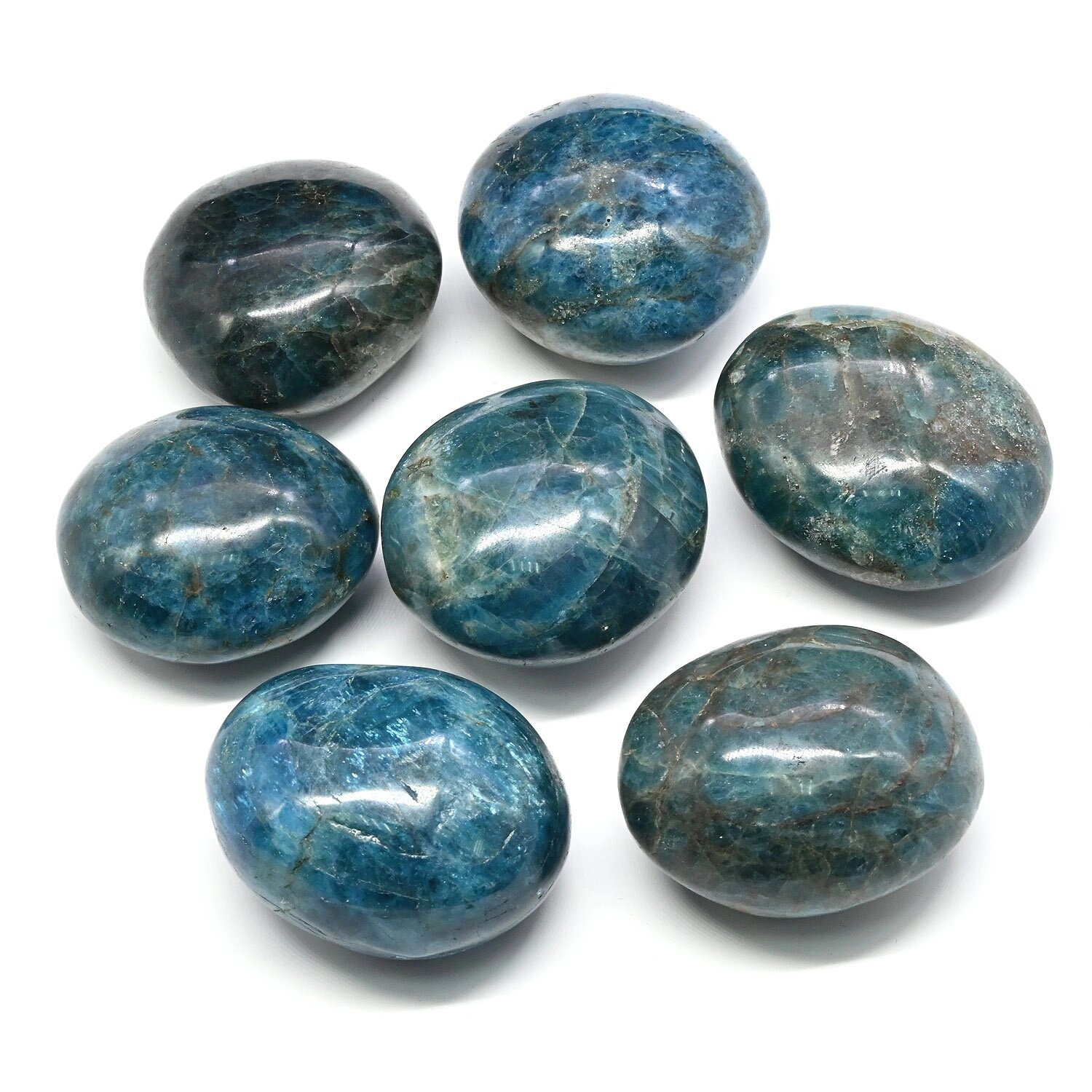 Минерал апатит 47*42*26мм .