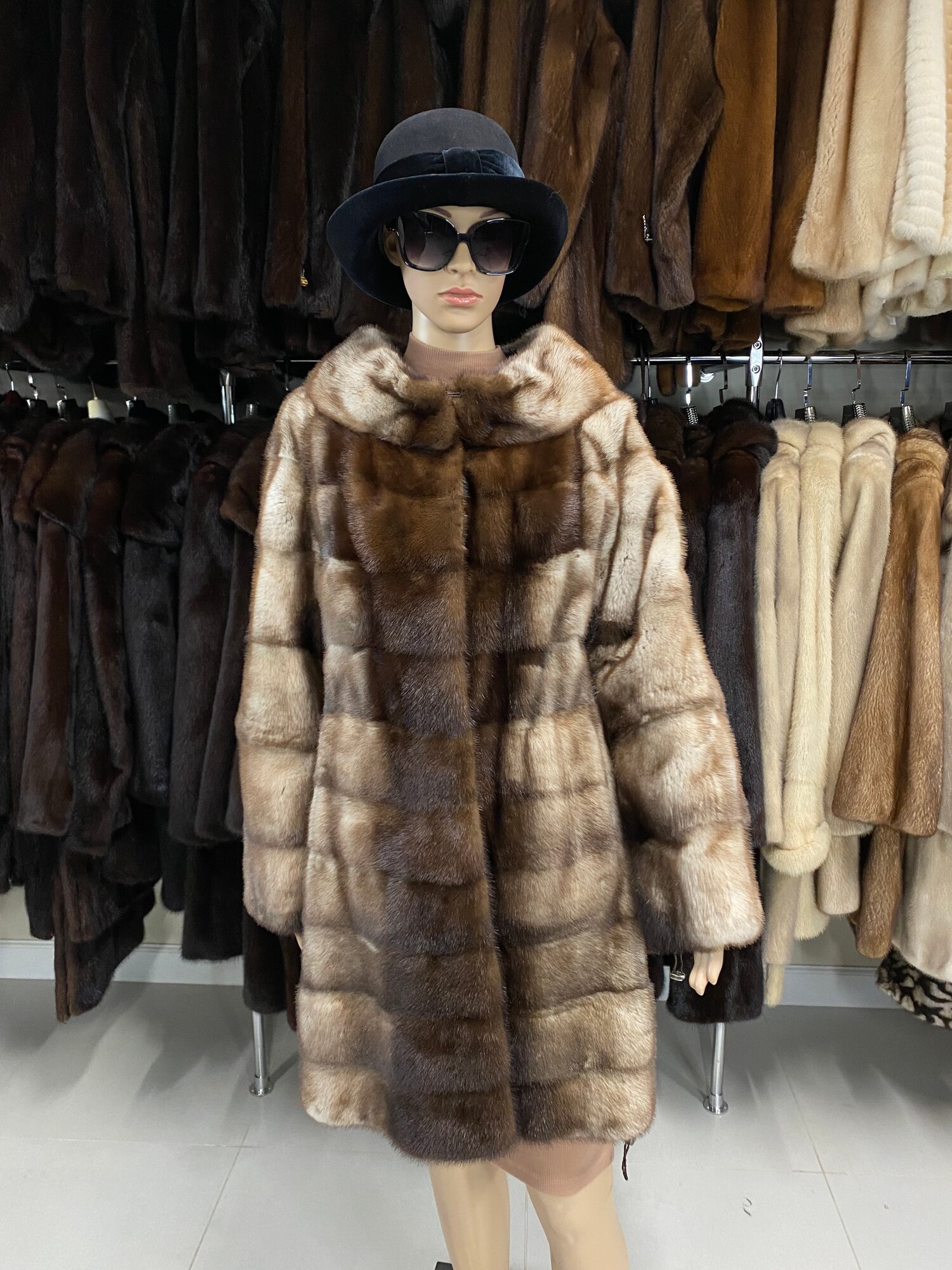 Шуба. Поперечная. Норка. Градиент 42-44 р.