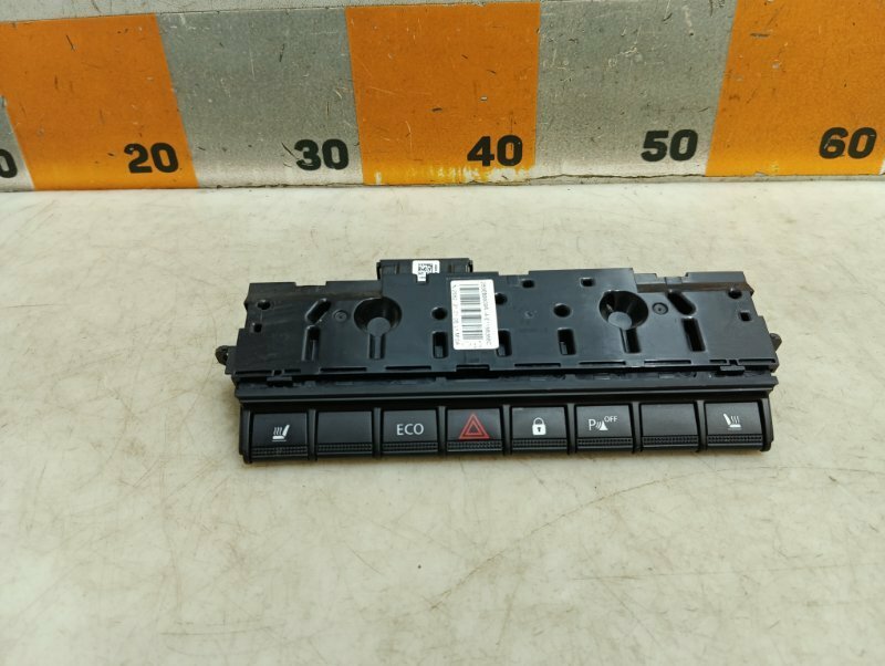 Б/У кнопка аварийной сигнализации, кнопка обогрева сиденья, кнопка центрального замка , ECO, кнопка парктроника Блок кнопок R...