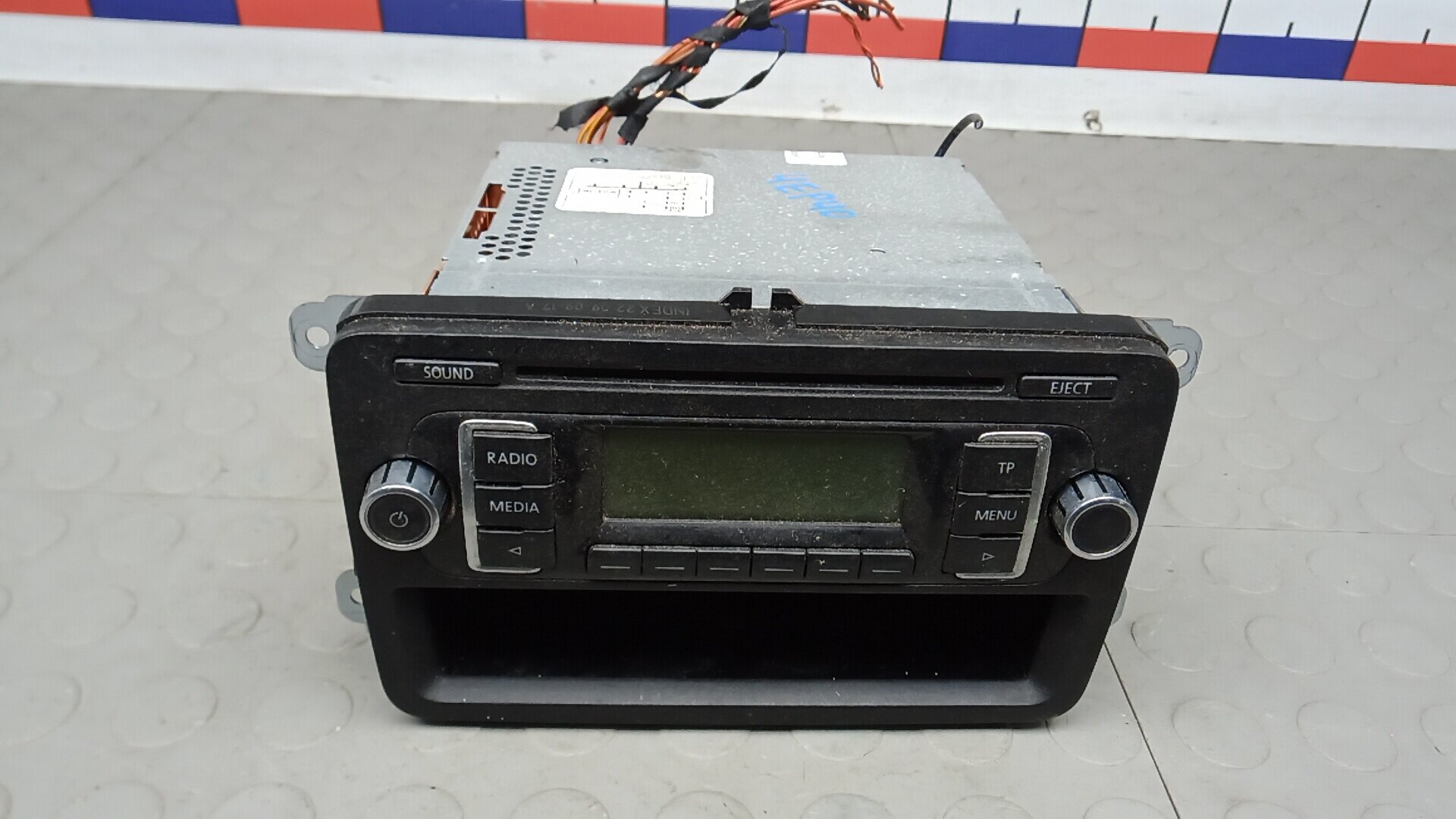 Магнитола VOLKSWAGEN TOURAN (1T1, 1T2), Номер 1K0035156B