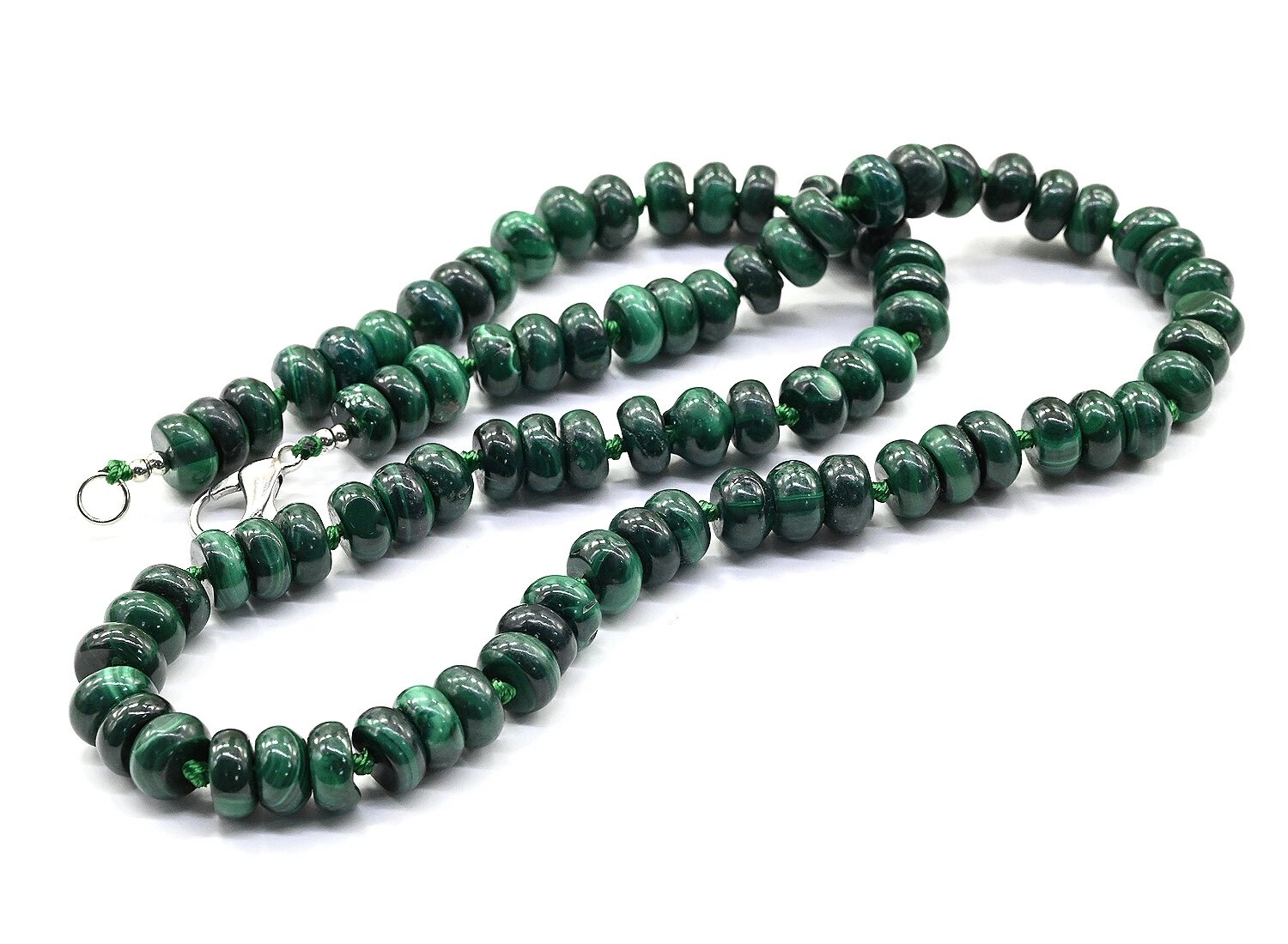 Бусы, малахит