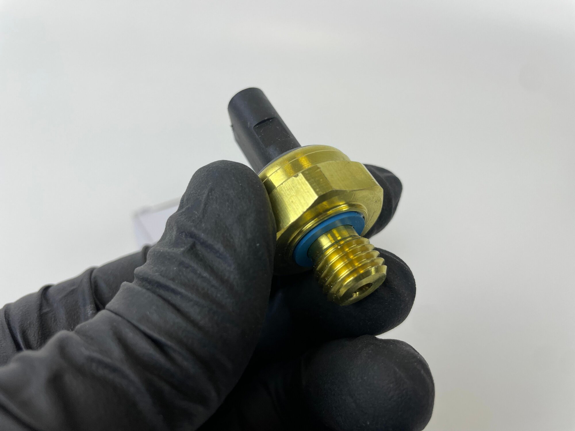 Датчик давления масла 12617592532 BMW