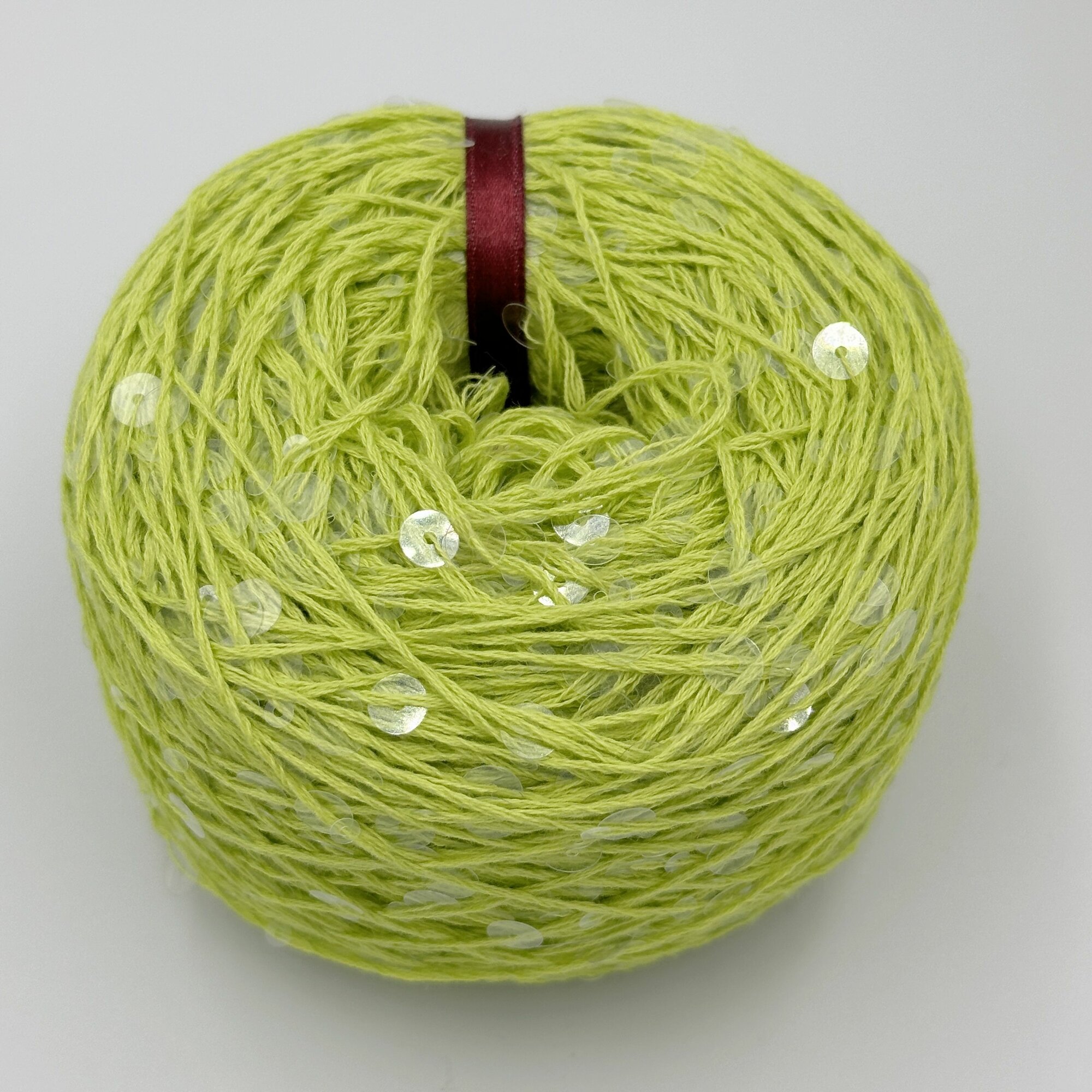 100г Пряжа пайетки 3+6 мм на хлопке - 110-1 лайм с прозрачными пайетками