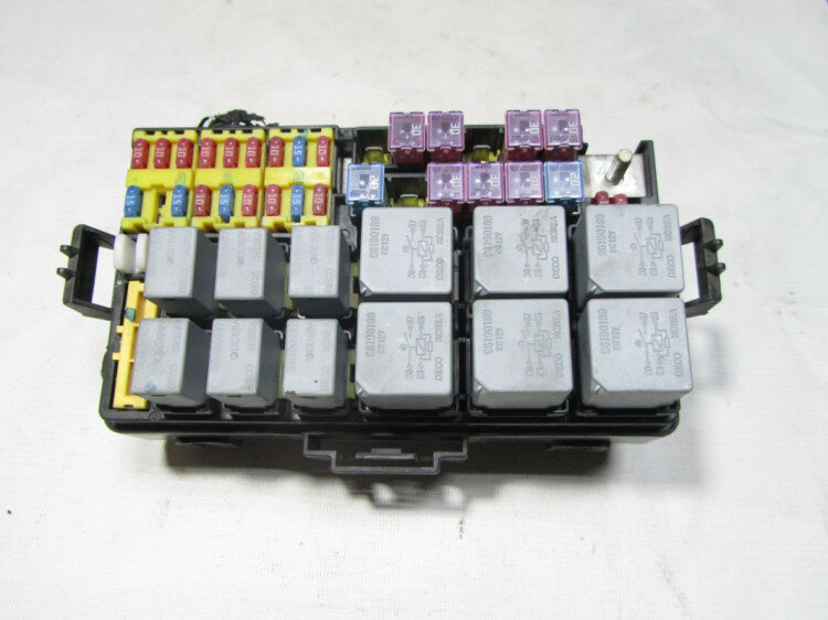 Блок предохранителей 96263674 моторного отсека Шевроле Реззо