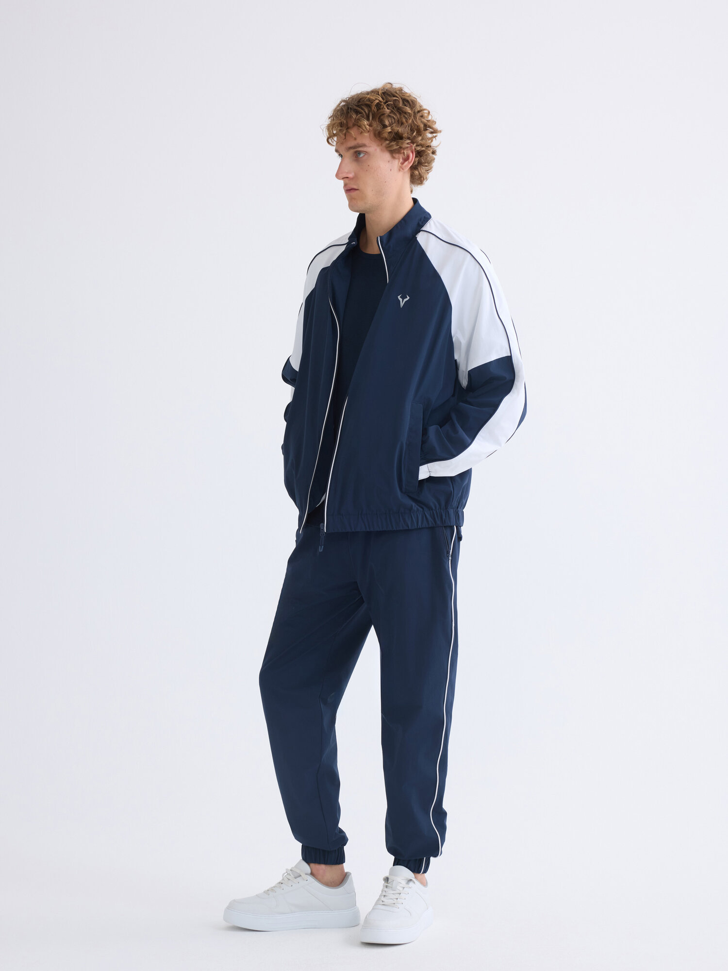 Брюки спортивные