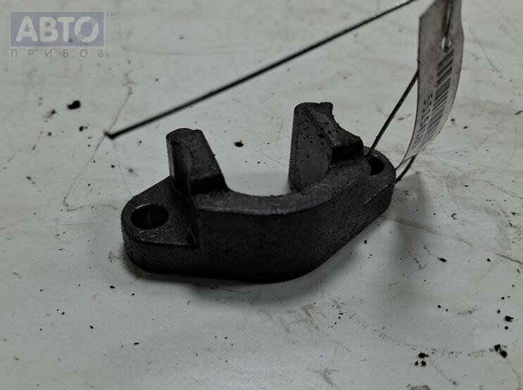 Скоба (кронштейн) крепления форсунки BMW 3 E90/E91/E92/E93 (2005-2013)