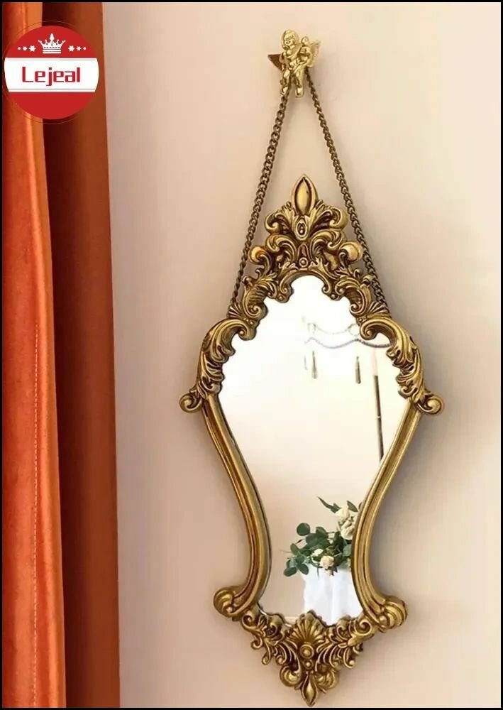 Зеркало настенное в стиле рококо с золотым покрытием (20 40 см, с ангелочком)