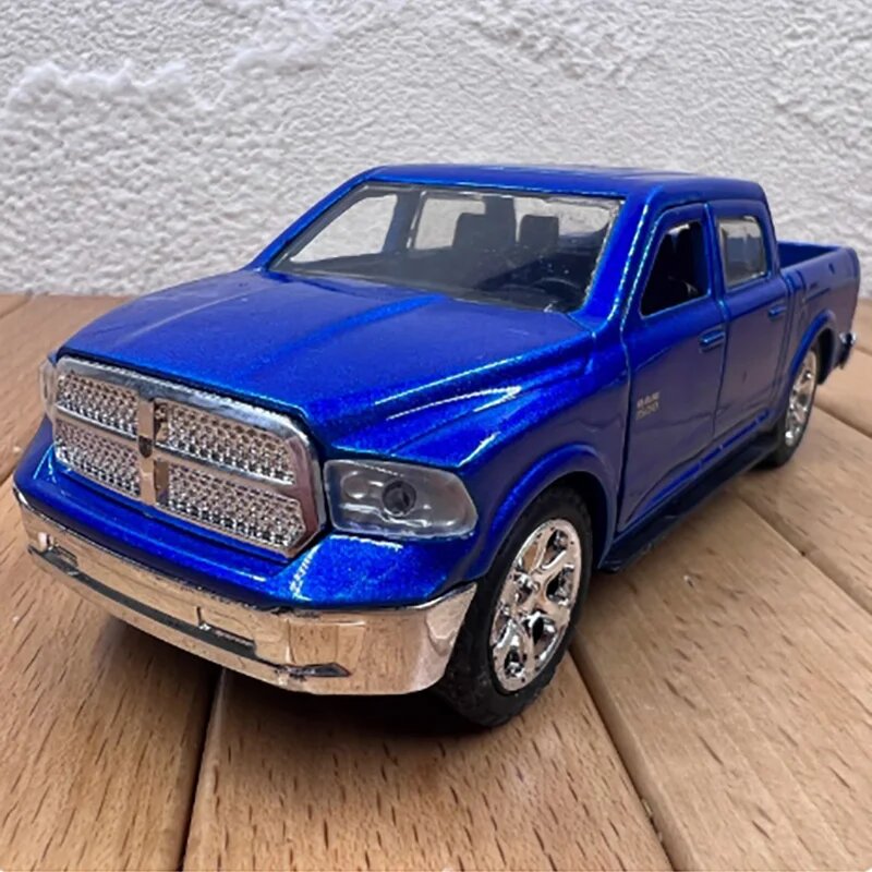 Статичная модель автомобиля WELLY Ram 1500 1:32 металлическая