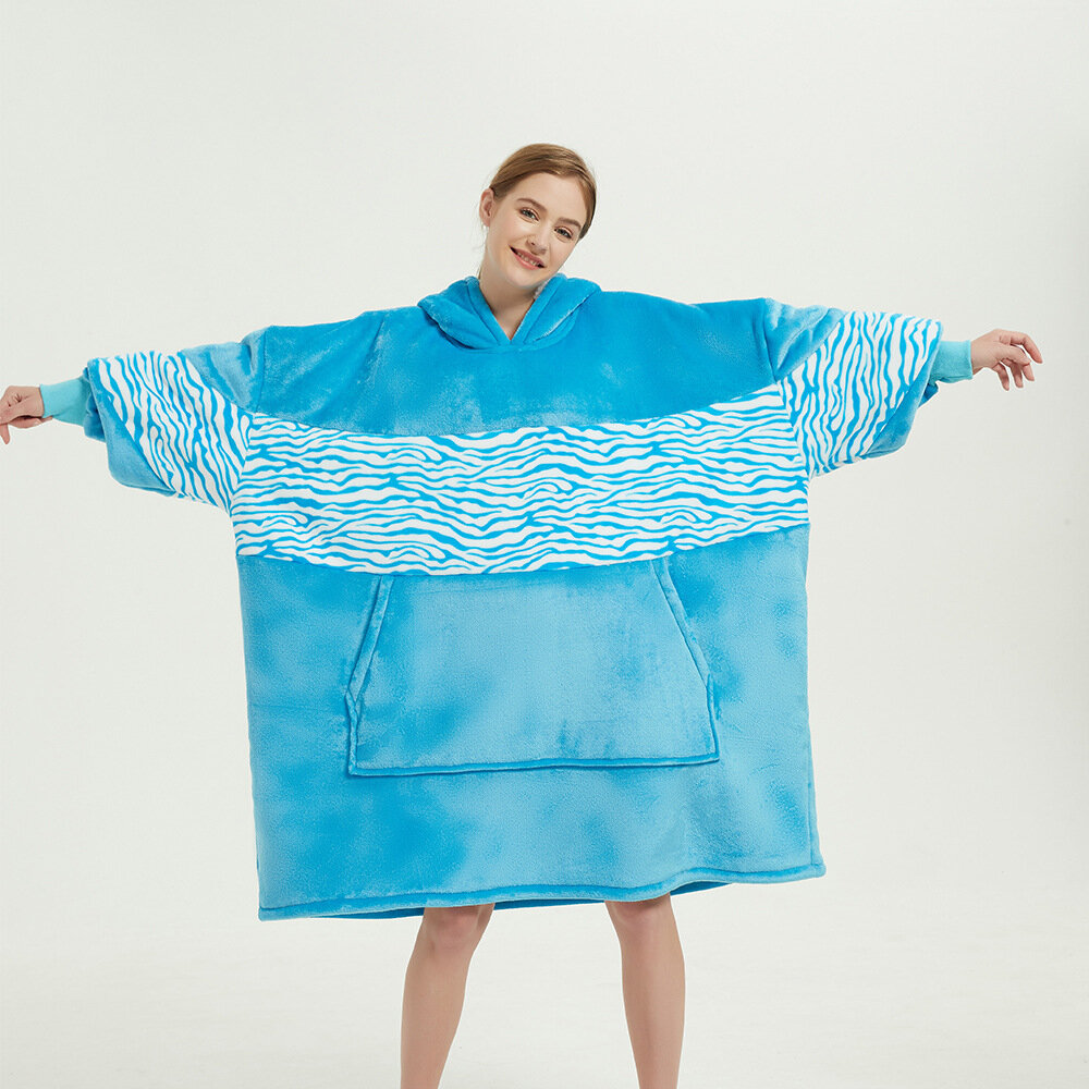 Плюшевый теплый плед худи с рукавами