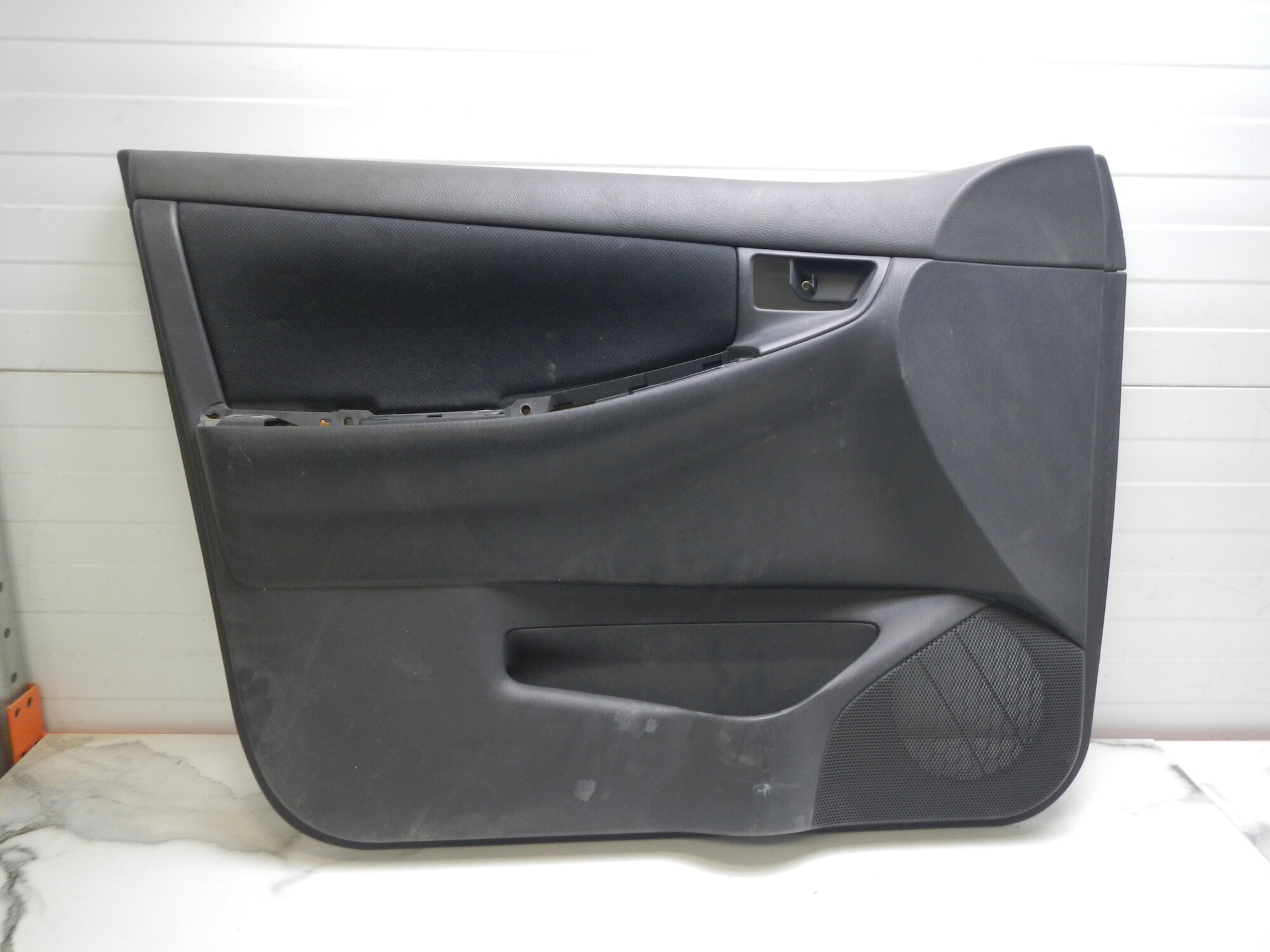 Б/У Обшивка двери передней левой, Toyota (Тойота)-COROLLA 120 (01-06) TOYOTA COROLLA 120 (01-06) правый руль Потертости, ...