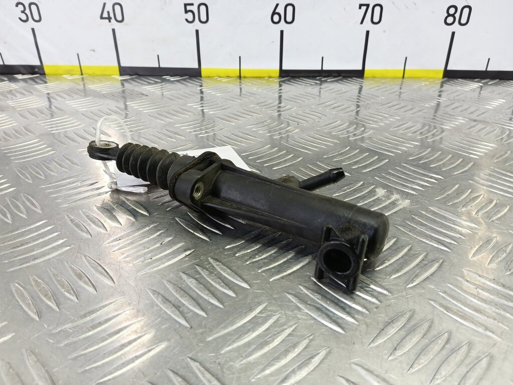 Цилиндр сцепления Б/У для Fiat Doblo I рестайлинг (2005—2015) 55196180