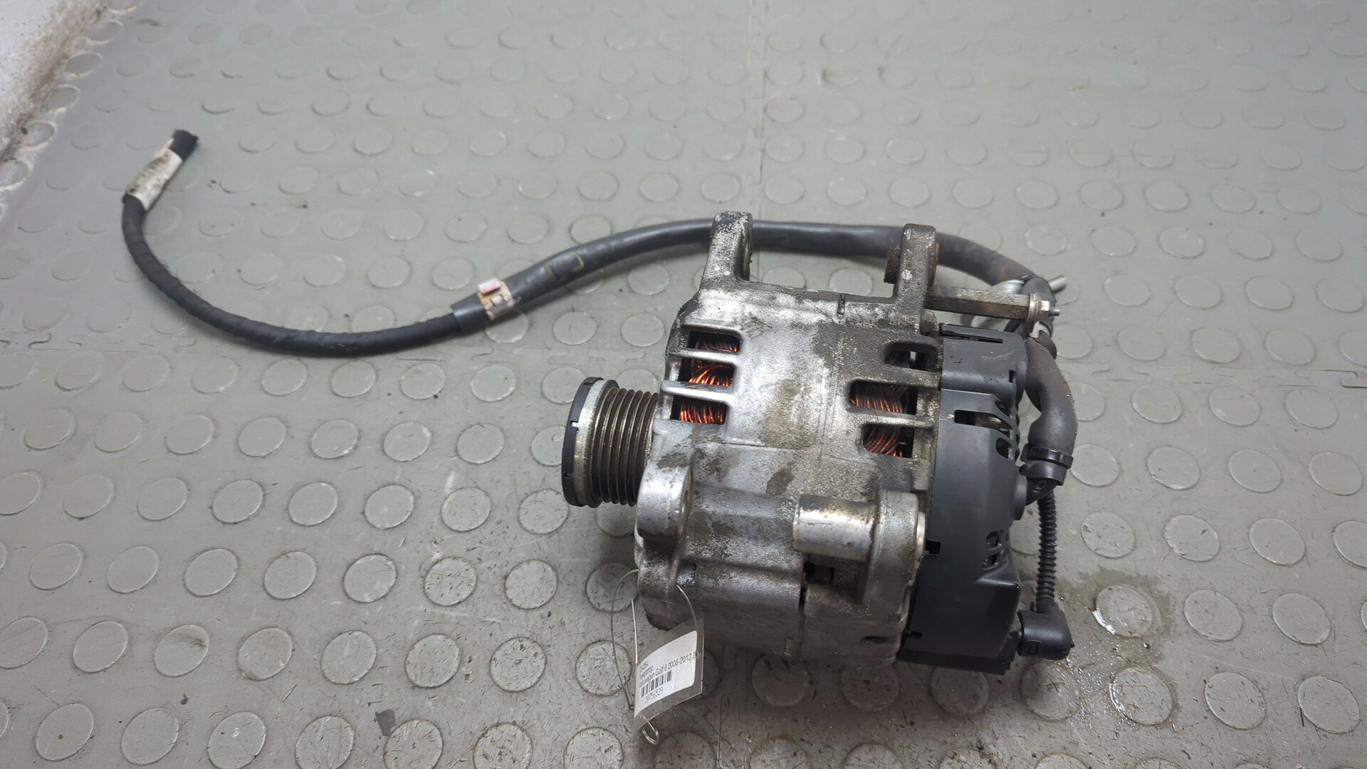 Генератор Volkswagen Golf 6 Б/У