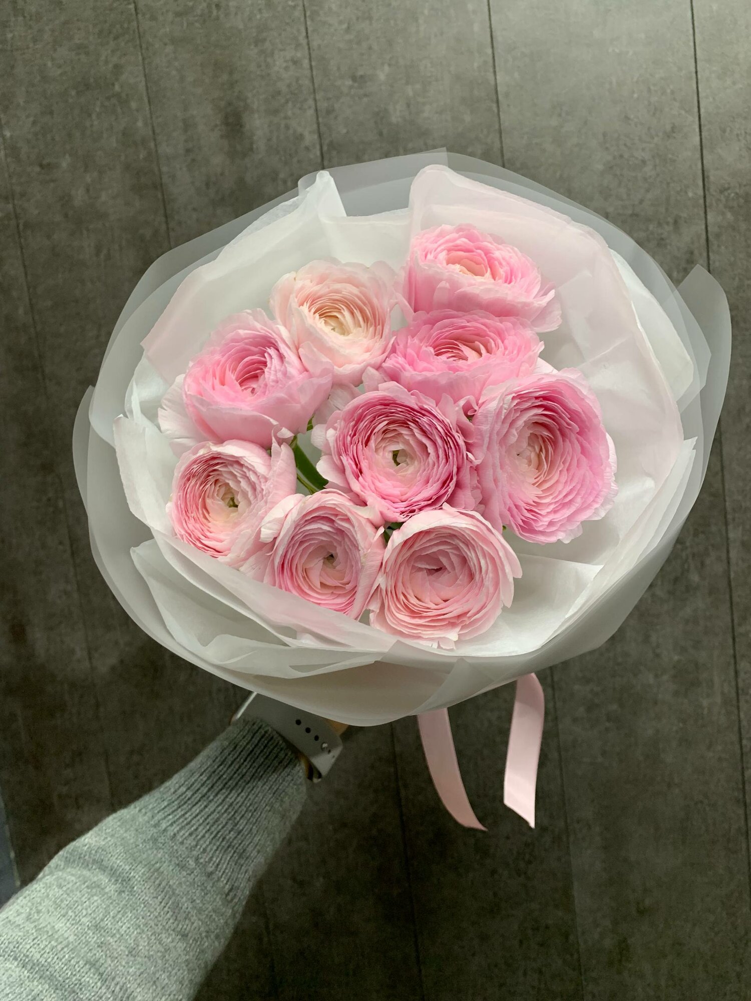 Монобукет из 7 кремовых ранункулюсов Пинк Ханой, Ранункулюсы 7 штук