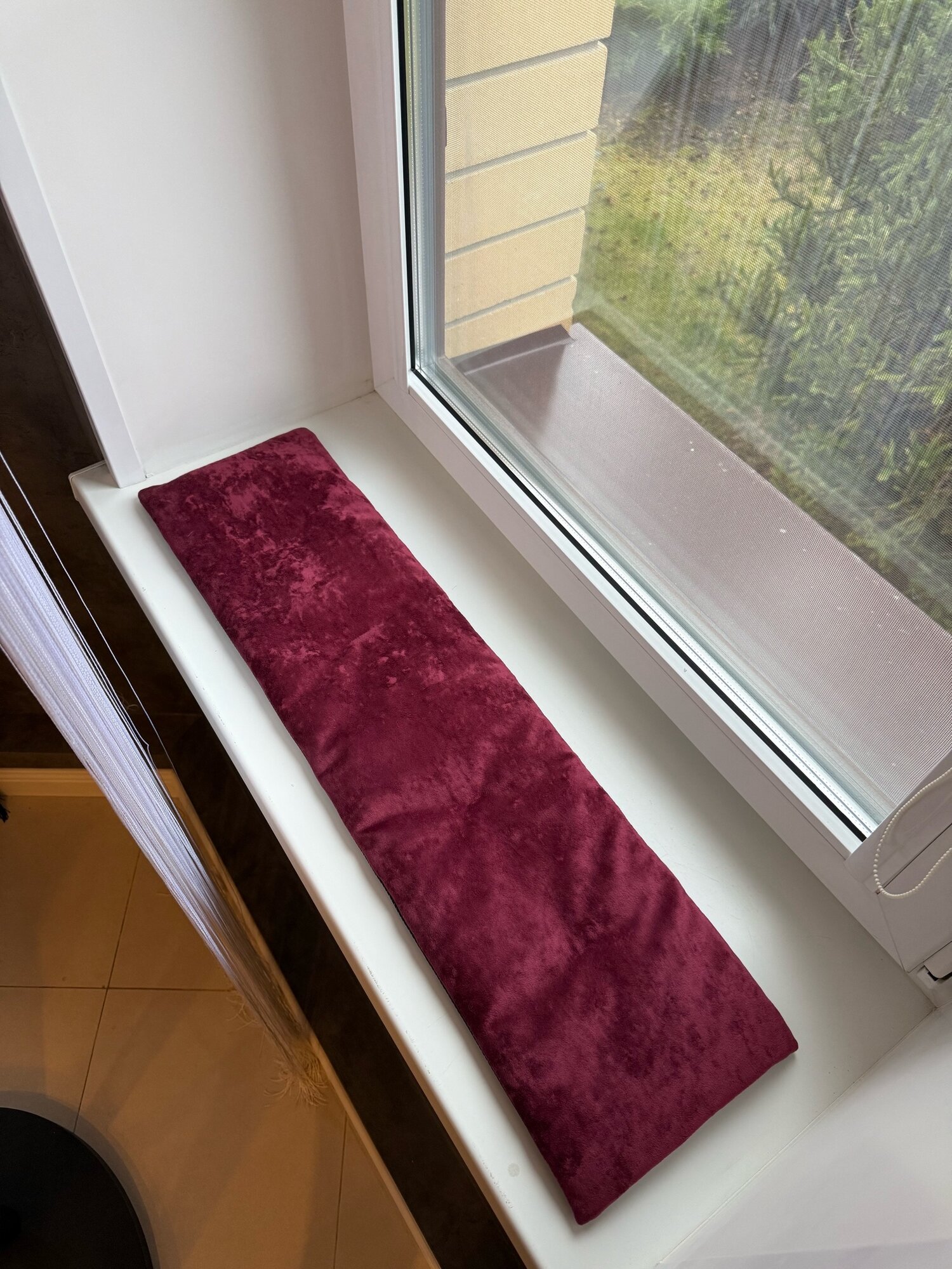 Лежанка 22*86 для кошек на узкий подоконник. Антискользящая.