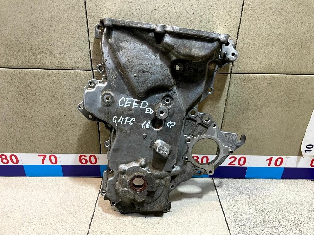 Крышка двигателя передняя Kia Ceed ED 213502B000