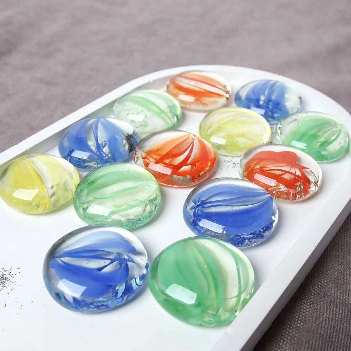 Декоративные камни стеклянные плоские для творчества разноцветные с полосками 210 гр.