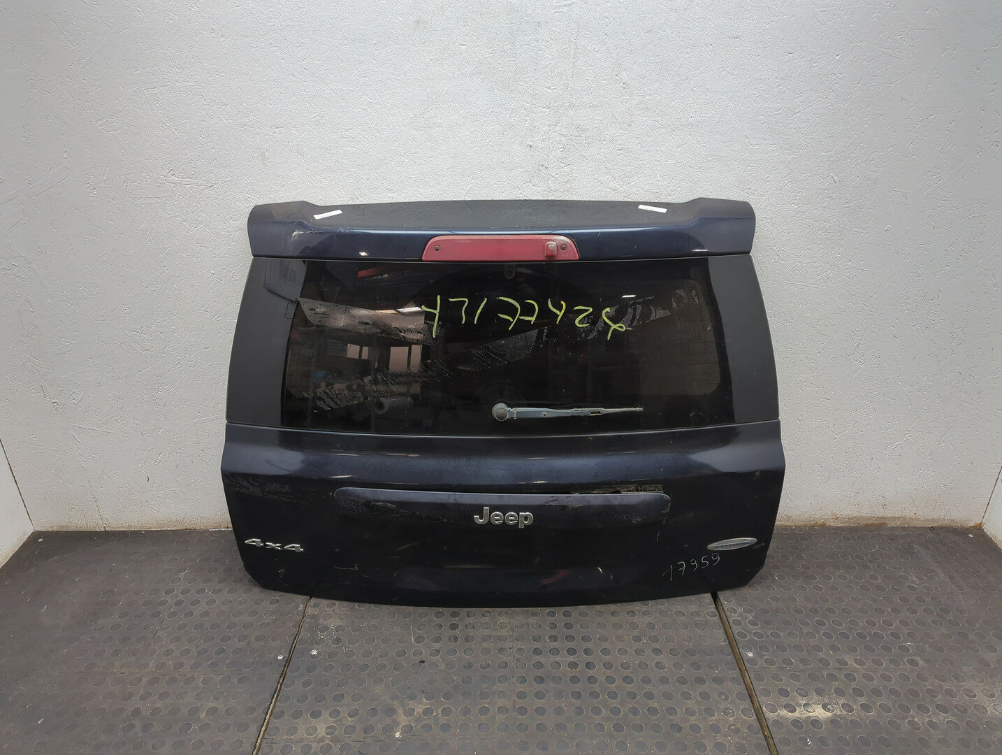 Крышка (дверь) багажника Jeep Patriot Б/У