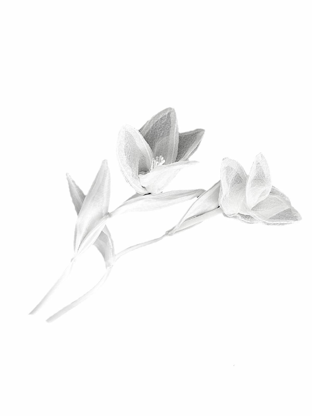 Объемные цветы из ткани для шитья, Белый