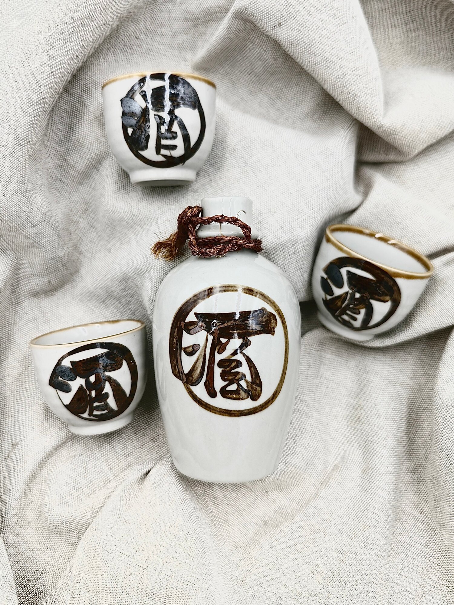 Набор для саке "TORI premium" керамика. Ручная работа. кувшин 220 мл.+ стопки 3х40 мл. Япония