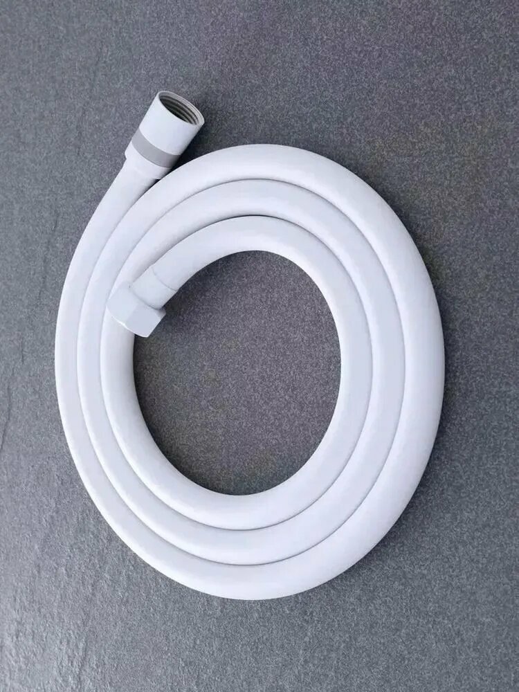 Шланг для душа Potato усиленный PVC 1.5 м, белый универсальный, с защитой от перекручивания и вращением на 360
