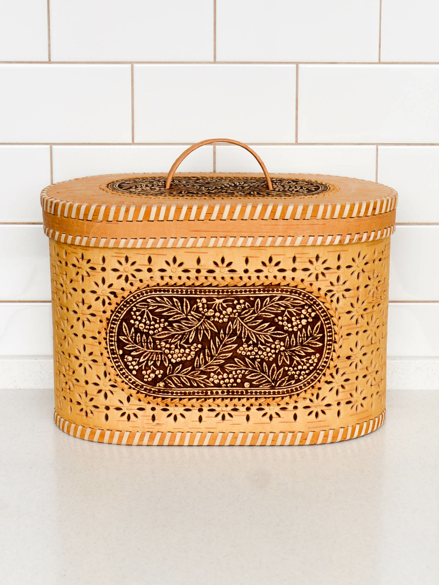 Хлебница из бересты резная "Рябина"