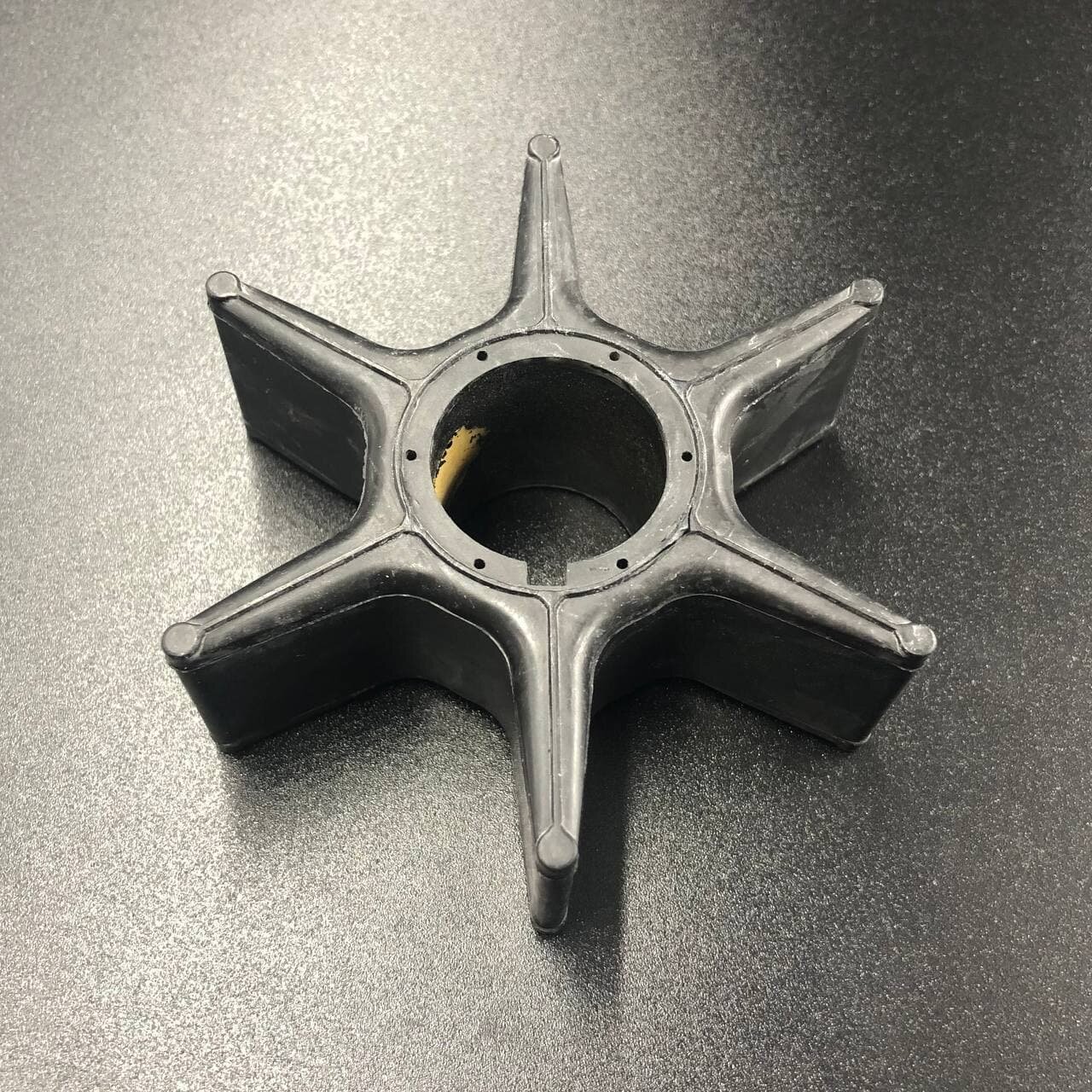 Крыльчатка помпы охлаждения Honda BF175-225 (Производитель Omax)