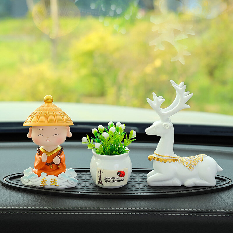 Автомобильные украшения с элитным дизайном, креативные фигурки монахов и оленей-талисманов для автомобиля, полная коллекция новых высококлассных автомобильных аксессуаров.