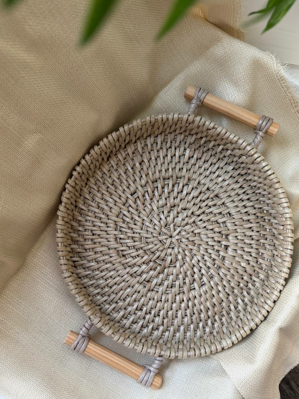Плетеный поднос из бумажной лозы с деревянными ручками, ручная работа