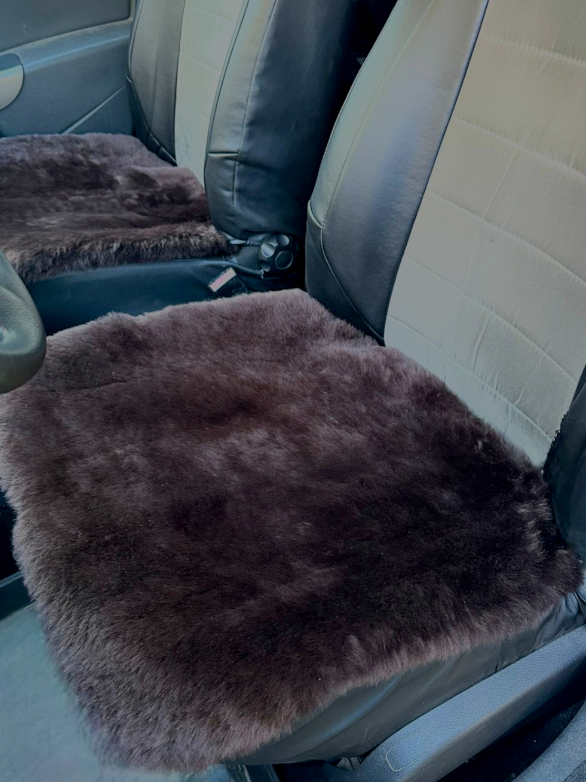 Накидка на сидушку меховая из натуральной овчины Shkura-Dekor коричневая