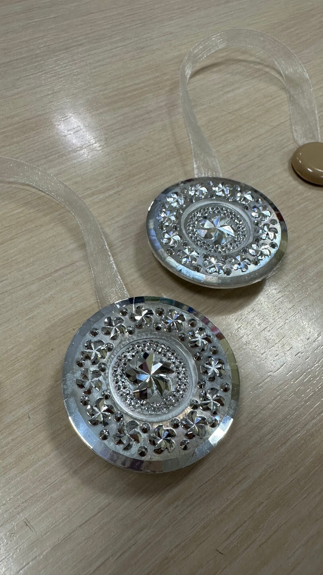 Подхват магнитный на ленте круг серебристый, 1шт