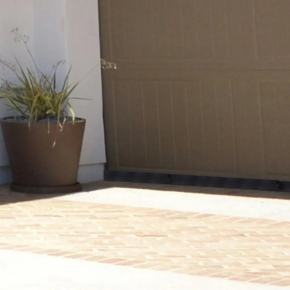 Резиновый уплотнитель нижний для гаражных дверей, универсальный, 3 метра