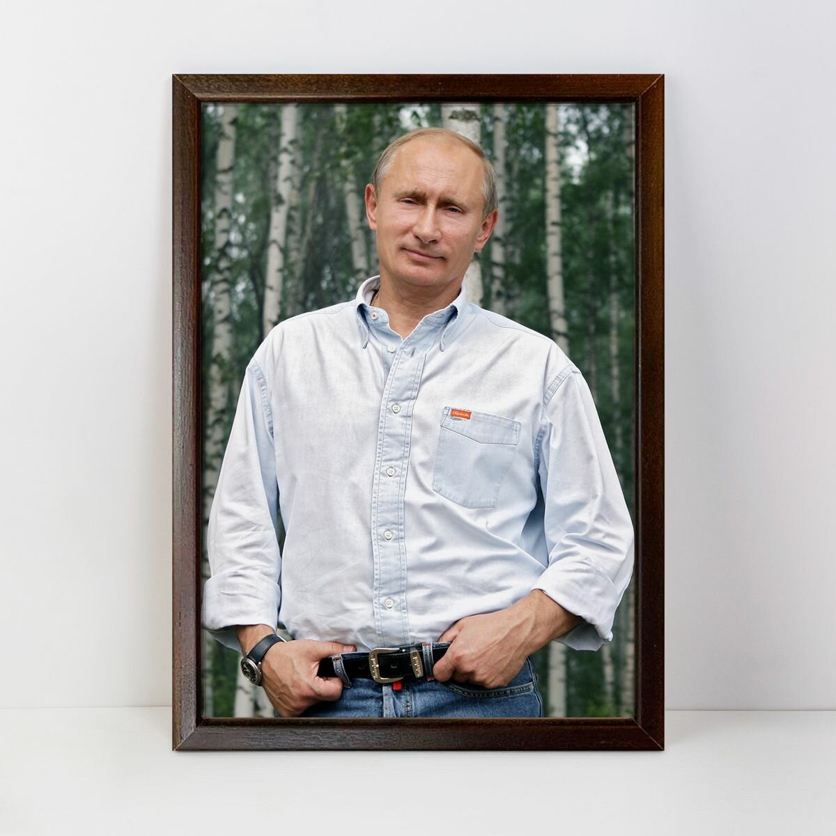 Портрет Владимира Путина в рамке под дерево / А-4 (21x30 см.)