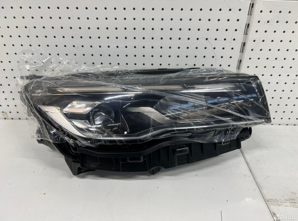Фара передняя Geely Emgrand SS11 (топовая комплектация) 2022 OEM 7051044800