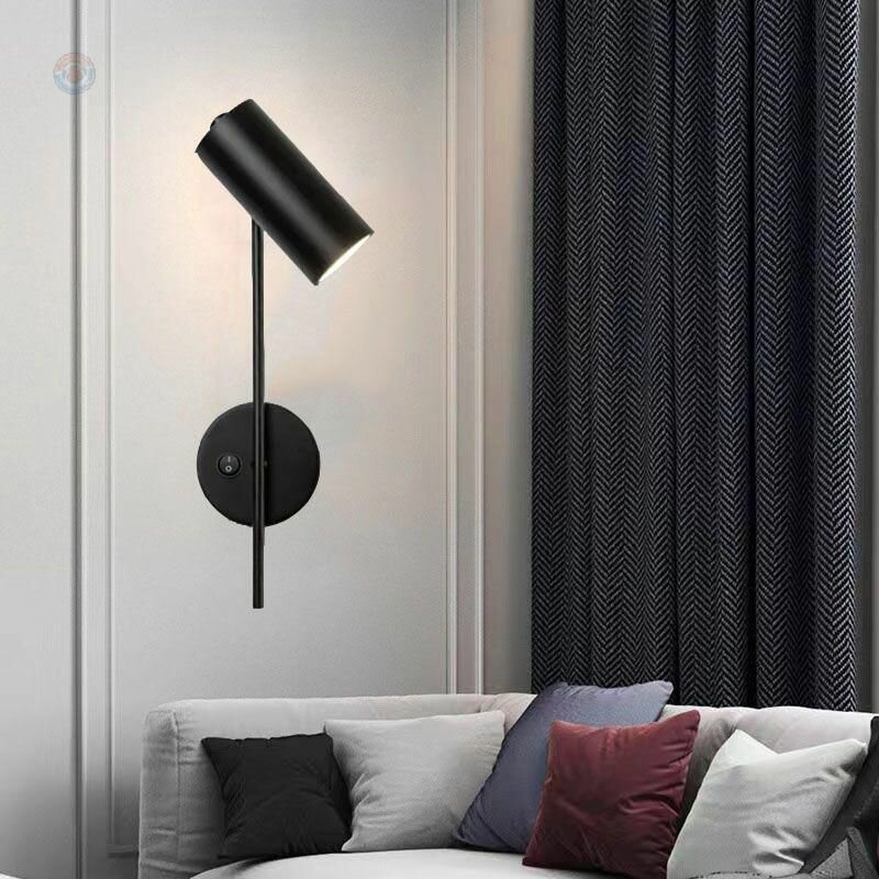 Настенное бра с кнопочным выключателем черное металлическое для прихожей спальни и рабочего угла холодный свет E27