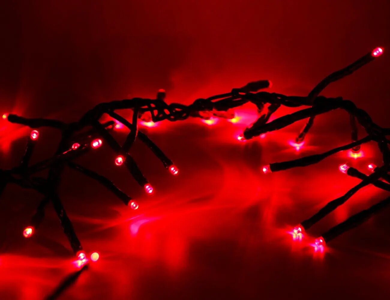 Электрогирлянда Млечный путь Cluster Lights 192 красных MINILED ламп 2.4 м, черный ПВХ, BEAUTY LED