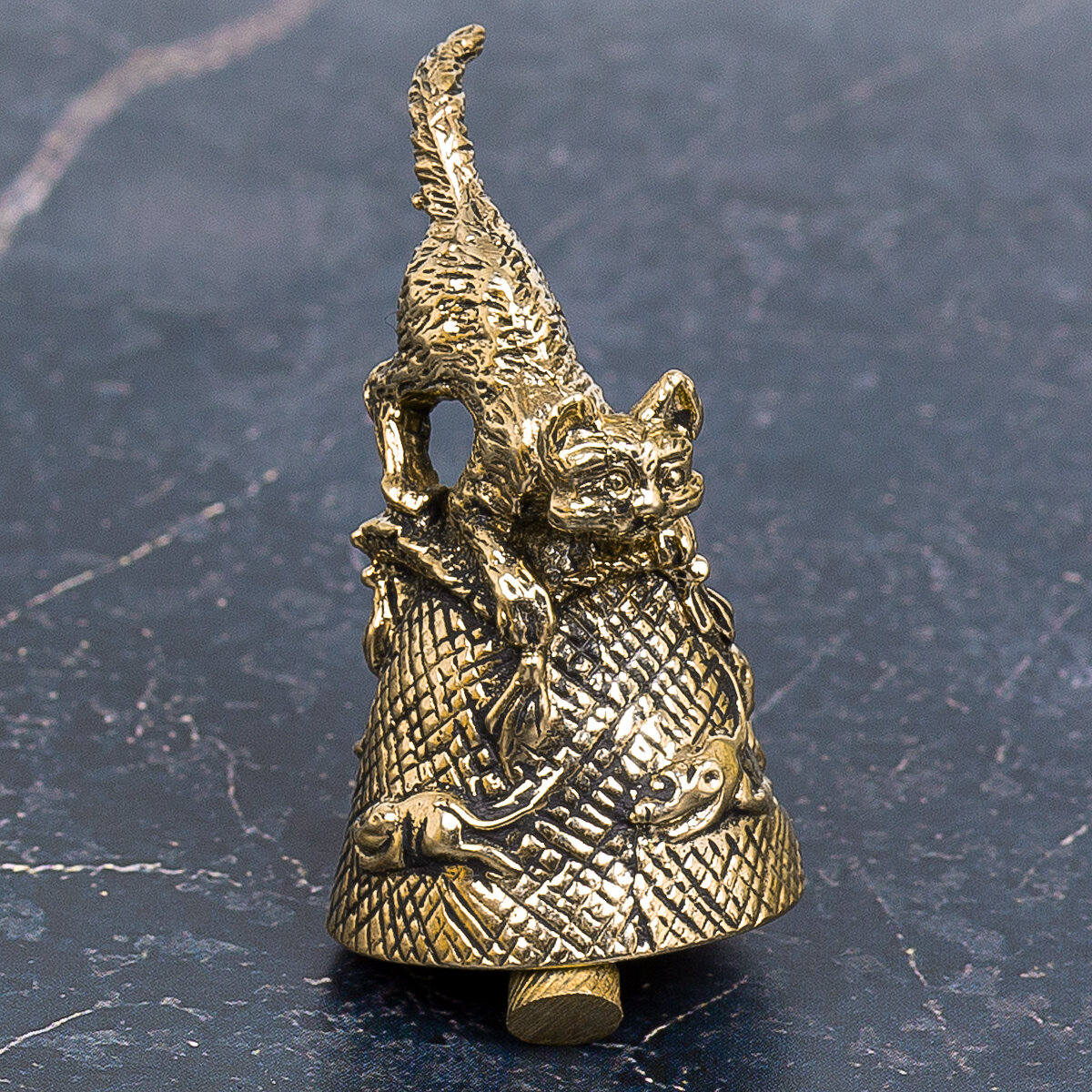 Колокольчик сувенирный кошка С мышками 4,8 см бронза