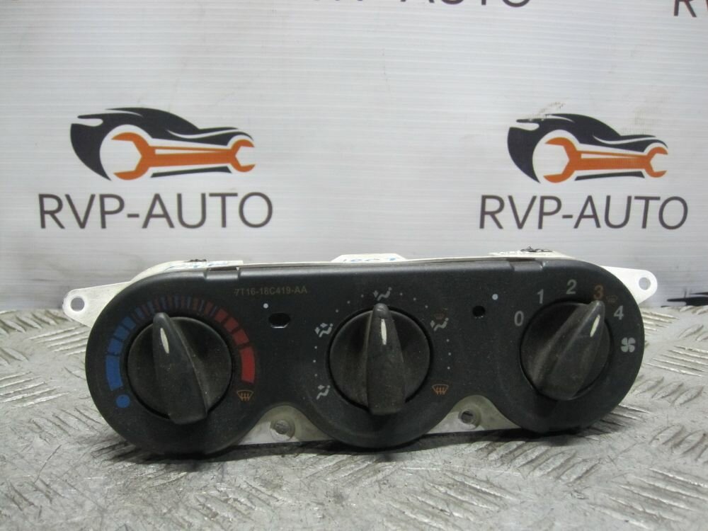 Блок управления отопителем Ford Transit Connect