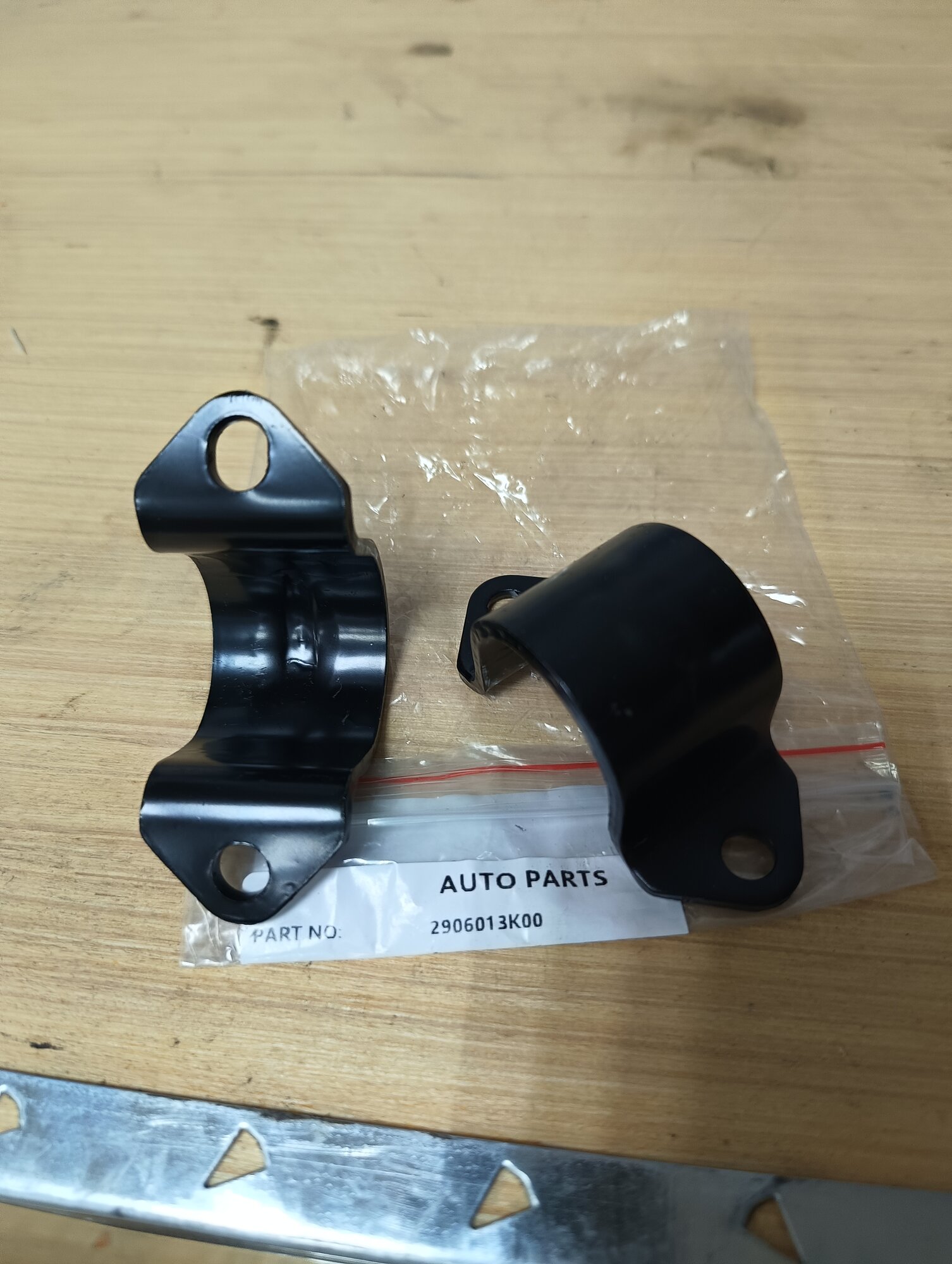 Скоба втулки стабилизатора переднего GREAT WALL HOVER H3 H5 SAFE WINGLE "GW" оригинал