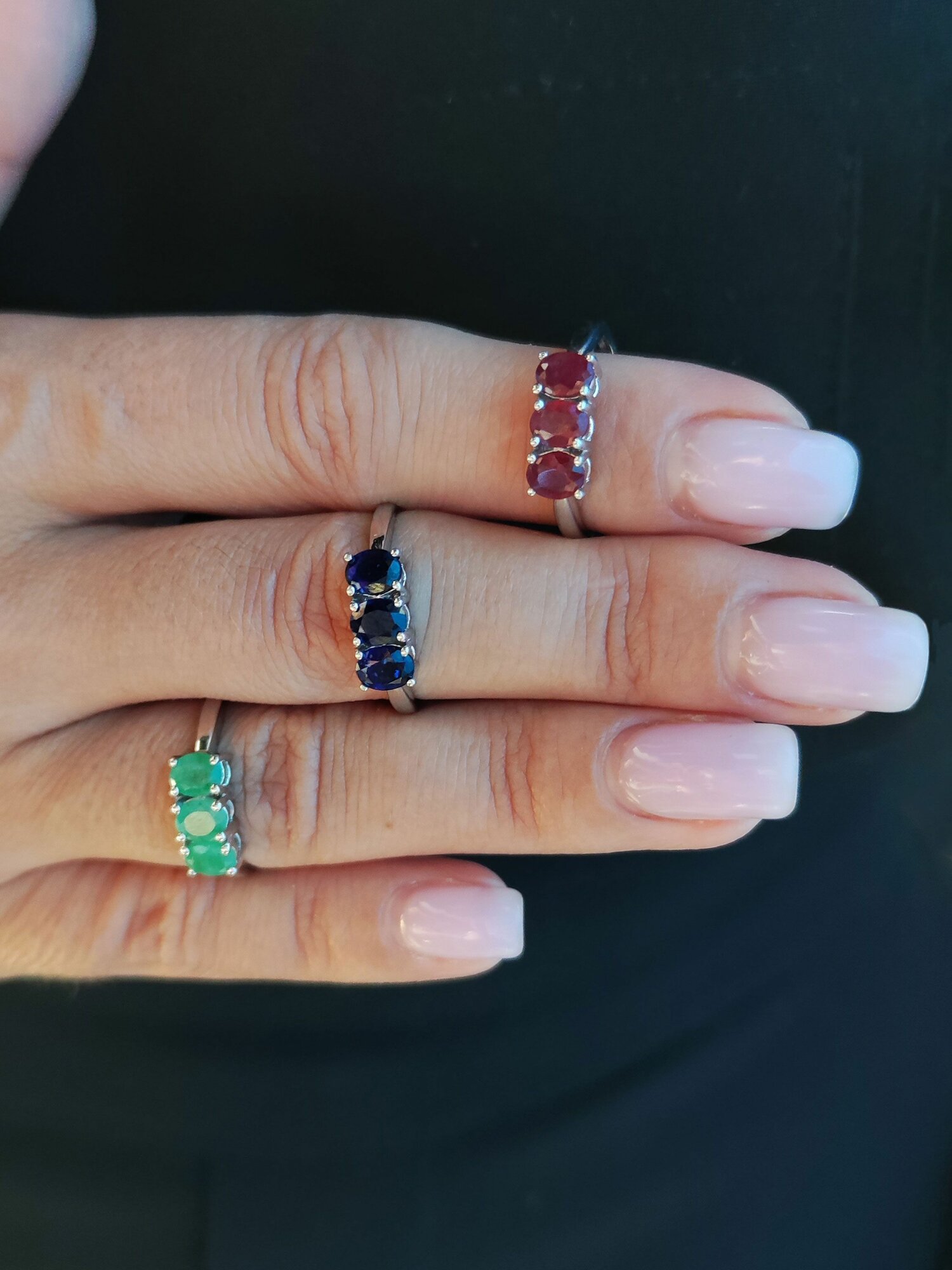 Набор колец, серебро, 925 проба, родирование, рубин, сапфир, изумруд